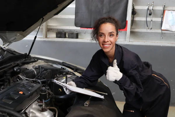 Female mechanic Stock Photos, Royalty Free Female mechanic Images ...