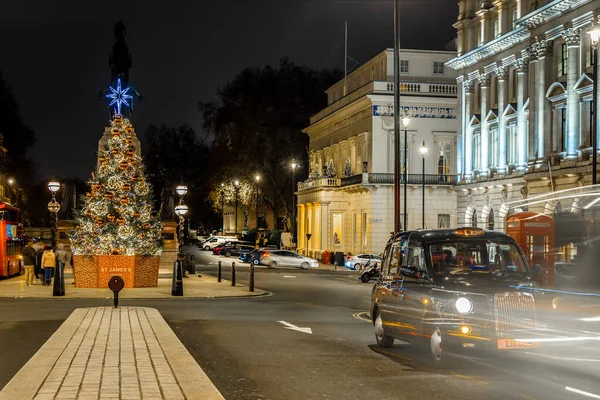 London knightsbridge Stock Photos, Royalty Free London knightsbridge ...