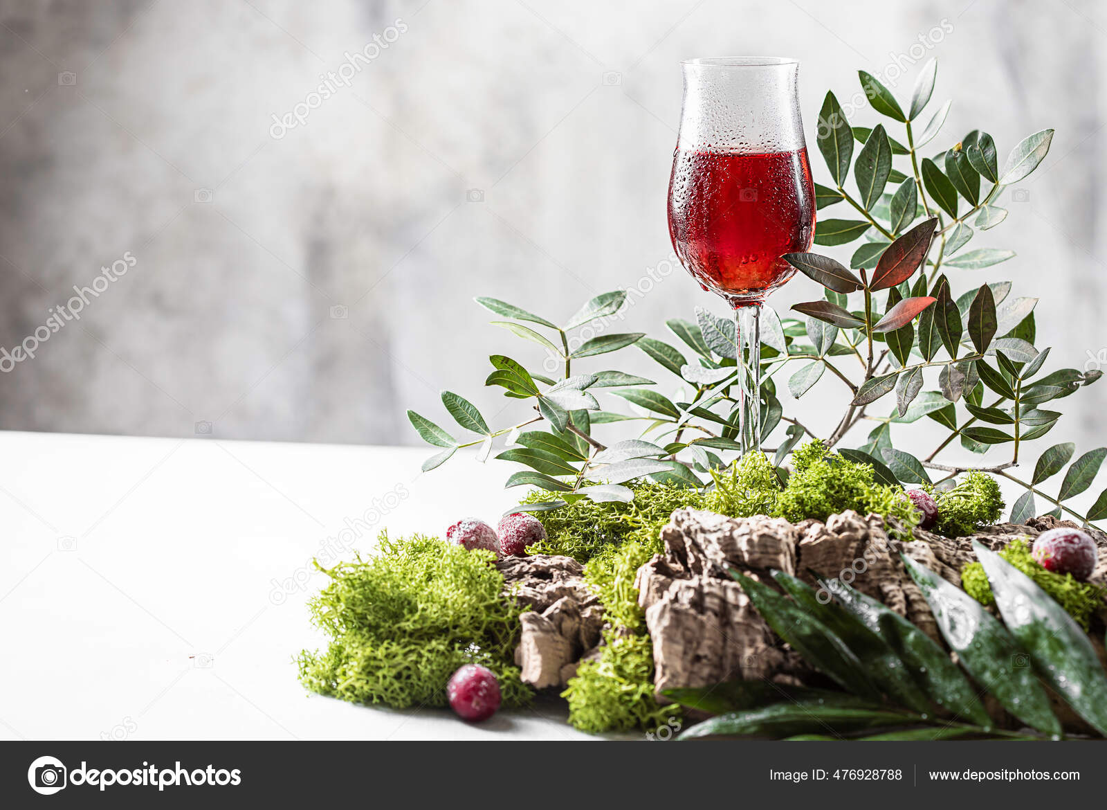 Berry Alcoholic Cocktail Liqueur Vodka Ice Mint Refreshing Cool Drink ...