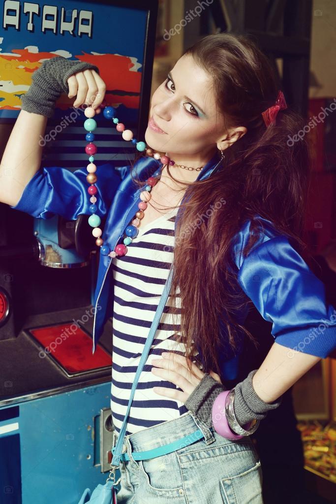 80er Jahre Modestil Frauen 9.548 Frisur 80er Stock Photos, High Res