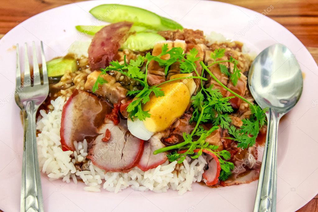 BBQ Pork and Crispy Pork with Rice. — Stock Photo © thiroil #52452309