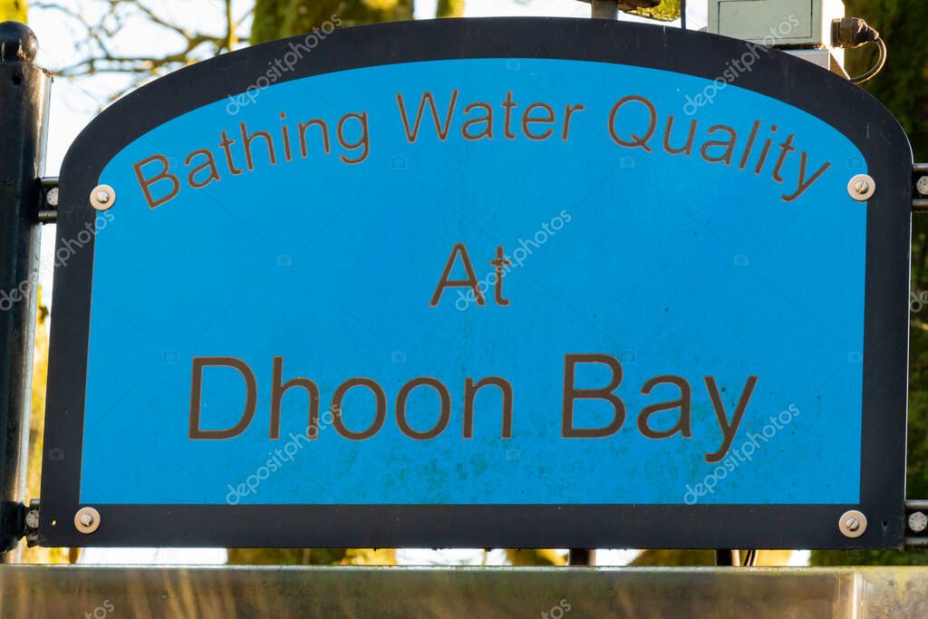Señal de calidad de las aguas de baño en Dhoon Bay, River Dee ...