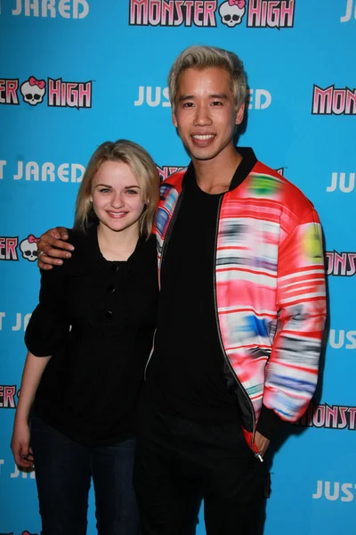 Sterling Beaumon, Jared Eng, Kelli Berglund — Stock Editorial Photo ...