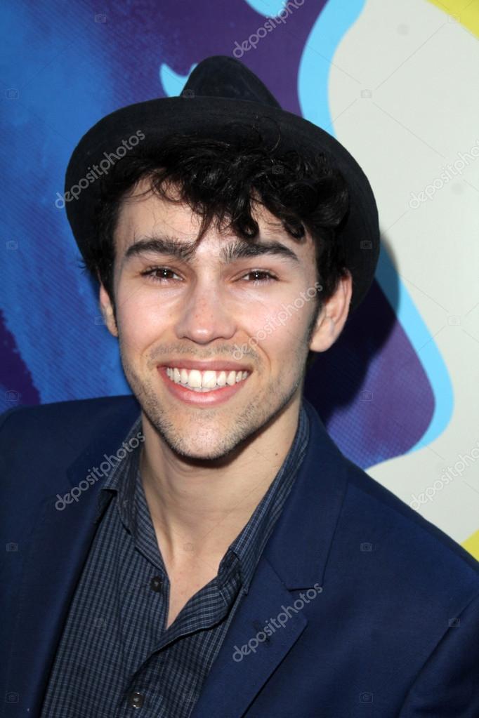 Max Schneider Eyes