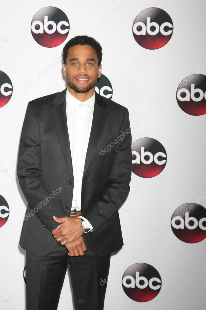 Michael Ealy In A Suit