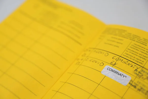 Record for SARS-CoV-2 Covid-19 coronavirus immunization, side in the ...