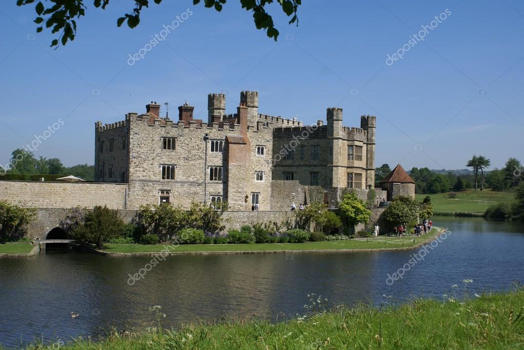 Castillo amarrado, Castillo de Leeds, Kent, Sureste, Inglaterra 2023