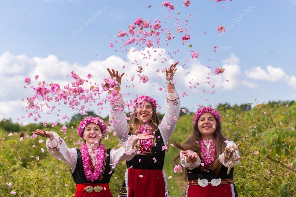 Throwing roses in the air — Stock Photo © nikolay100 #115383902