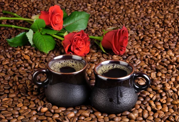 Café y rosas rojas fotos de stock, imágenes de Café y rosas rojas sin ...