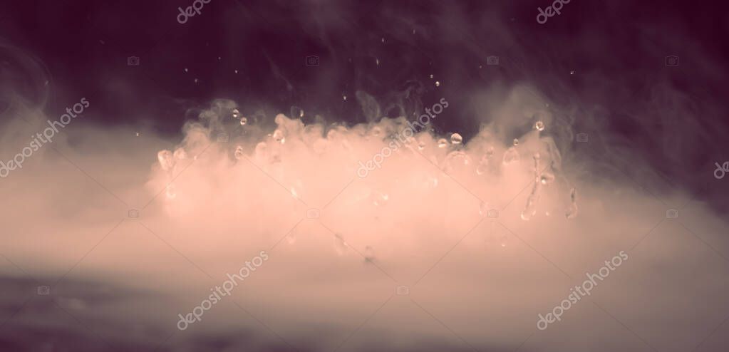 Abstracto BANNER. Nube de humo mística real con gotas de agua explosión ...