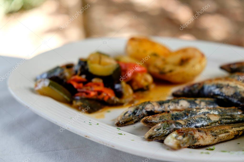 Cerdeña a la plancha, restaurante Es Codol Foradat, Beach Club ...