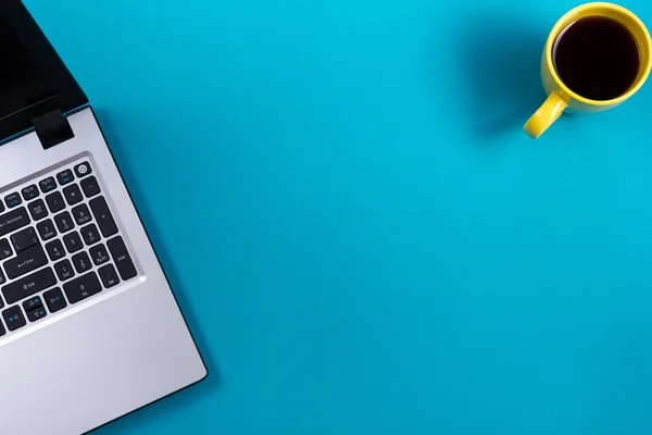 Laptop biru Stok Foto, Laptop biru Gambar Bebas Royalti | Depositphotos