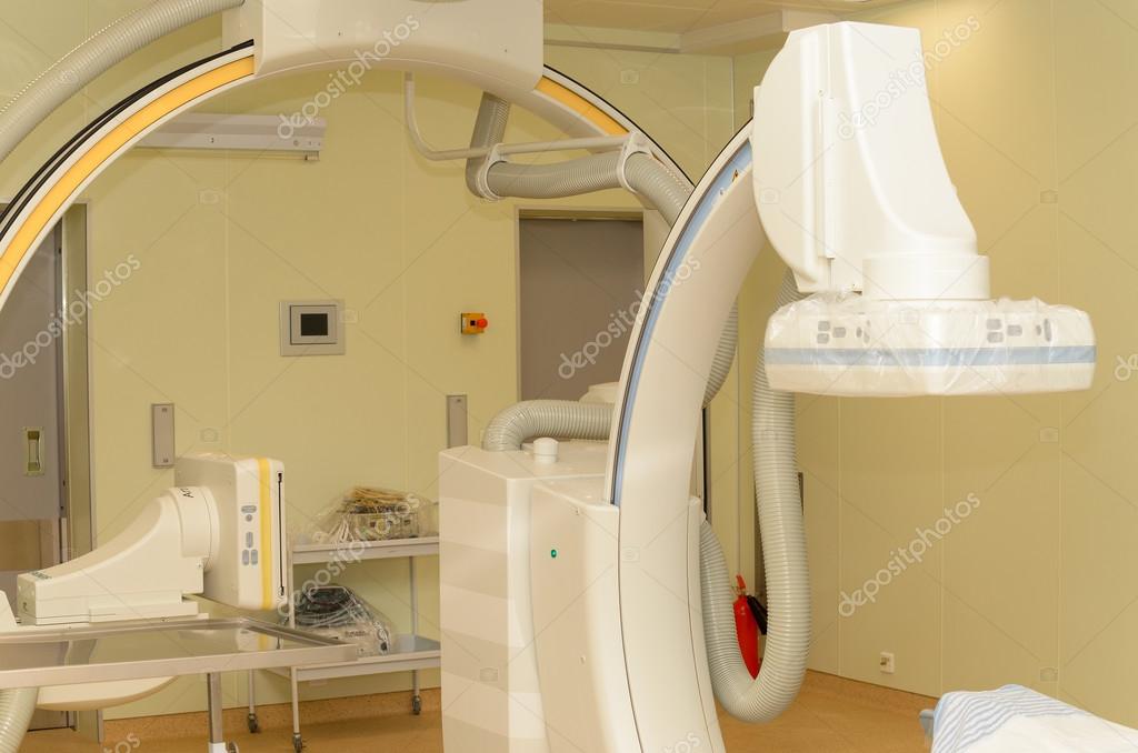 Operating for angiographic studies. Stock Photo by ©gelmold 82799716