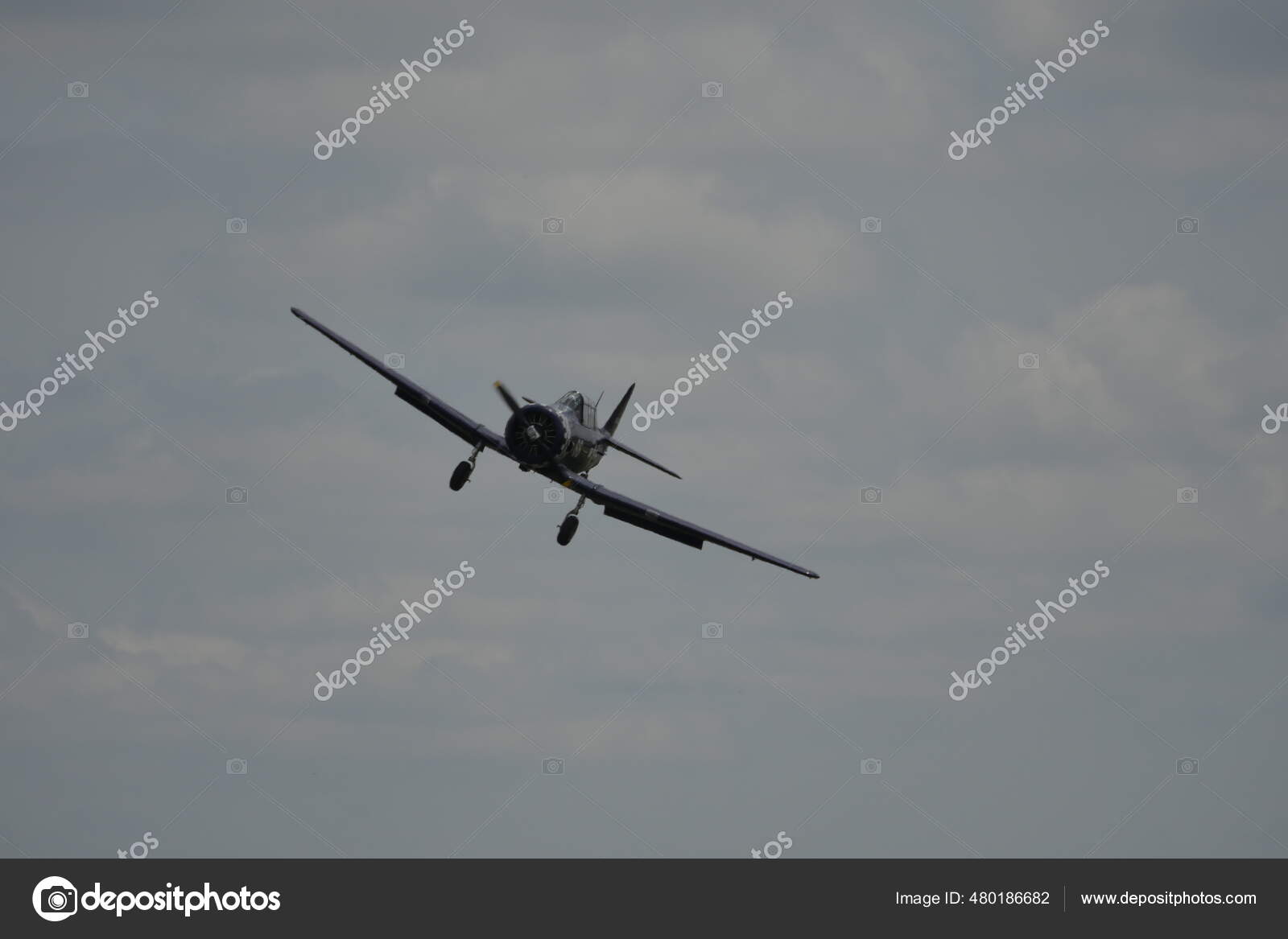 North American Aviation T-6 Texan vintage propeller trainer aircraft ...