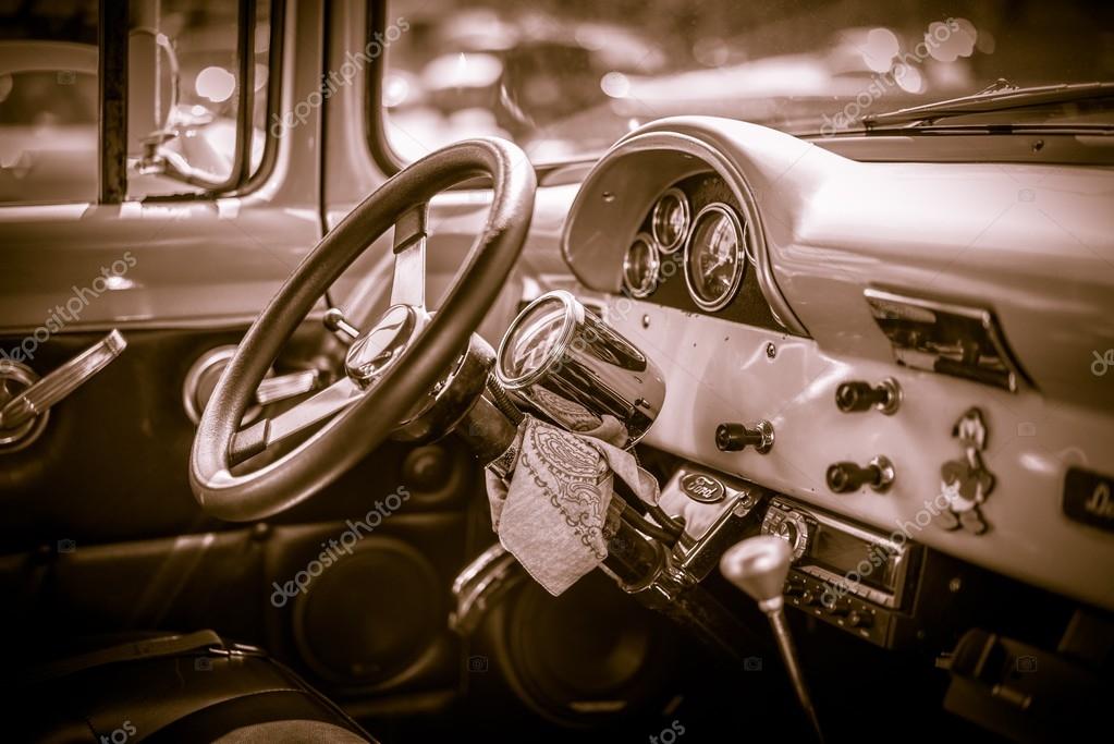 Classic Car Interior – Stock Editorial Photo © ilandavid #55460989