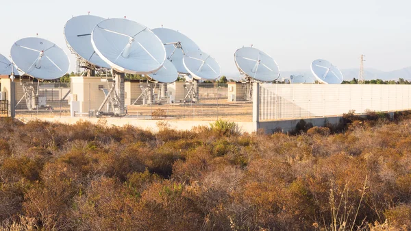 Teleport satellitkommunikation Stock Photos, Royalty Free Teleport ...