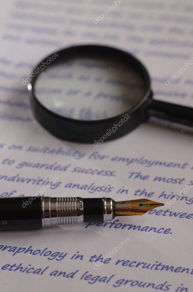 Examen gráfico de la escritura - atributos de un grafólogo. 2024