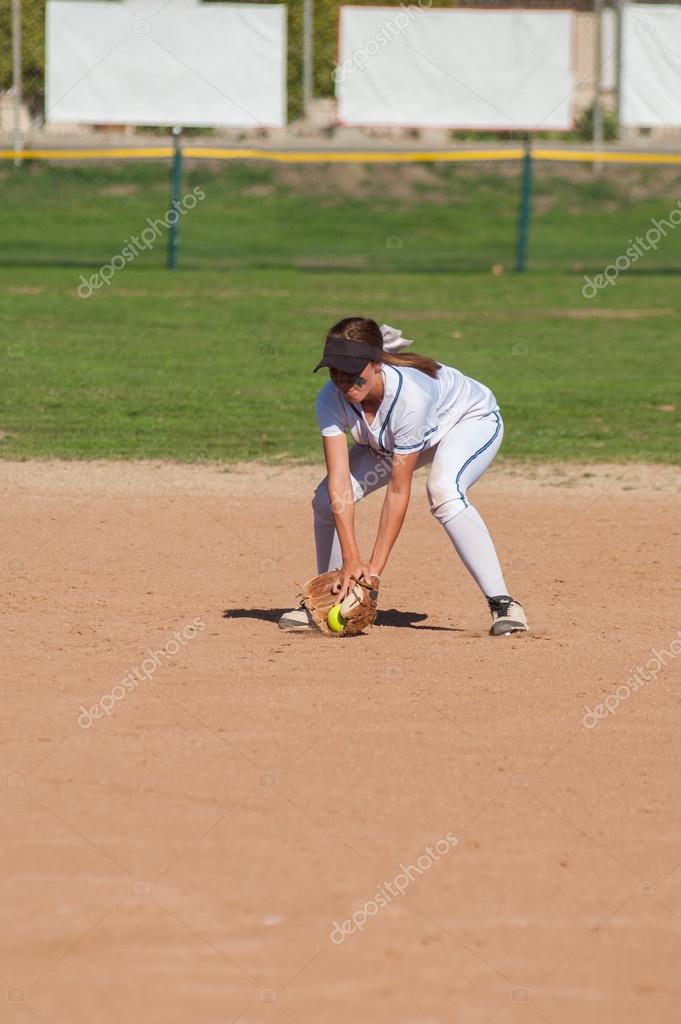 Athlete fielding the routine ground ball. — Stock Photo © motionshooter ...