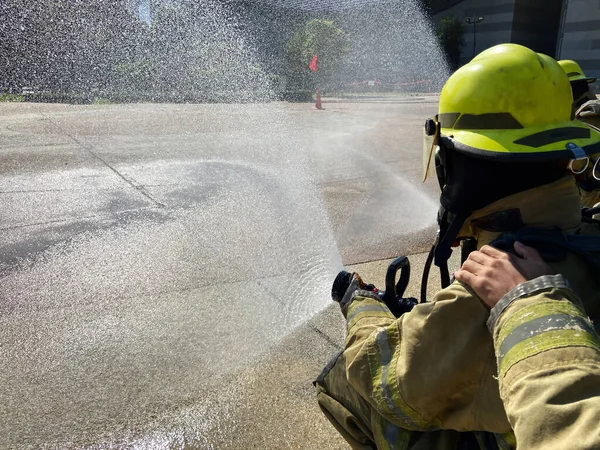 Firefighter wash fotos de stock, imágenes de Firefighter wash sin ...
