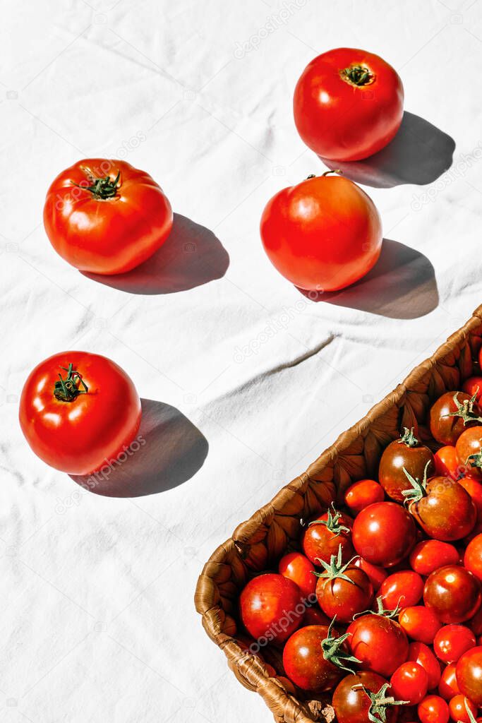 Fondo de textura de tomates rojos maduros. Diferentes calidades de ...