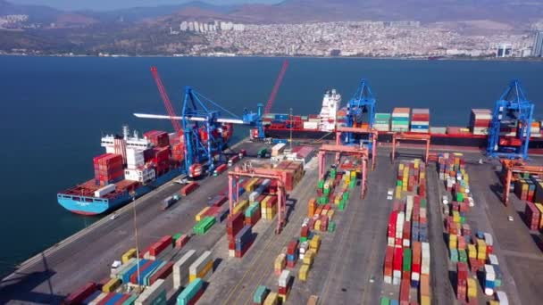 Industrial cargo area with container ship in dock at port. — Stock ...