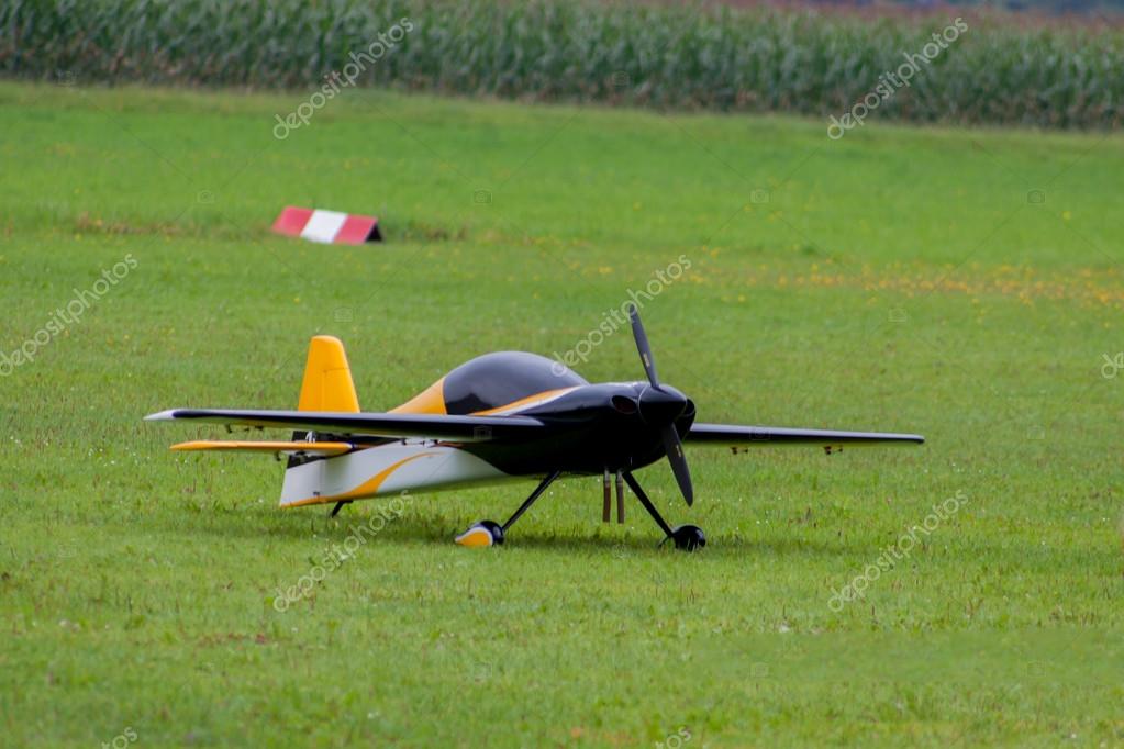 Aircraft - Model Aircraft - low wing aerobatics – Stock Editorial Photo ...