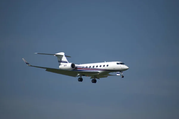 Bombardier Global 6000 Aircraft Final Approach International Airport ...