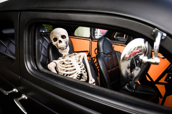 Skeleton driving car | Skeleton Texting and Driving — Stock Photo ...