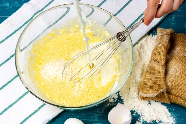 Make a cake mix Stock Photos, Royalty Free Make a cake mix Images ...