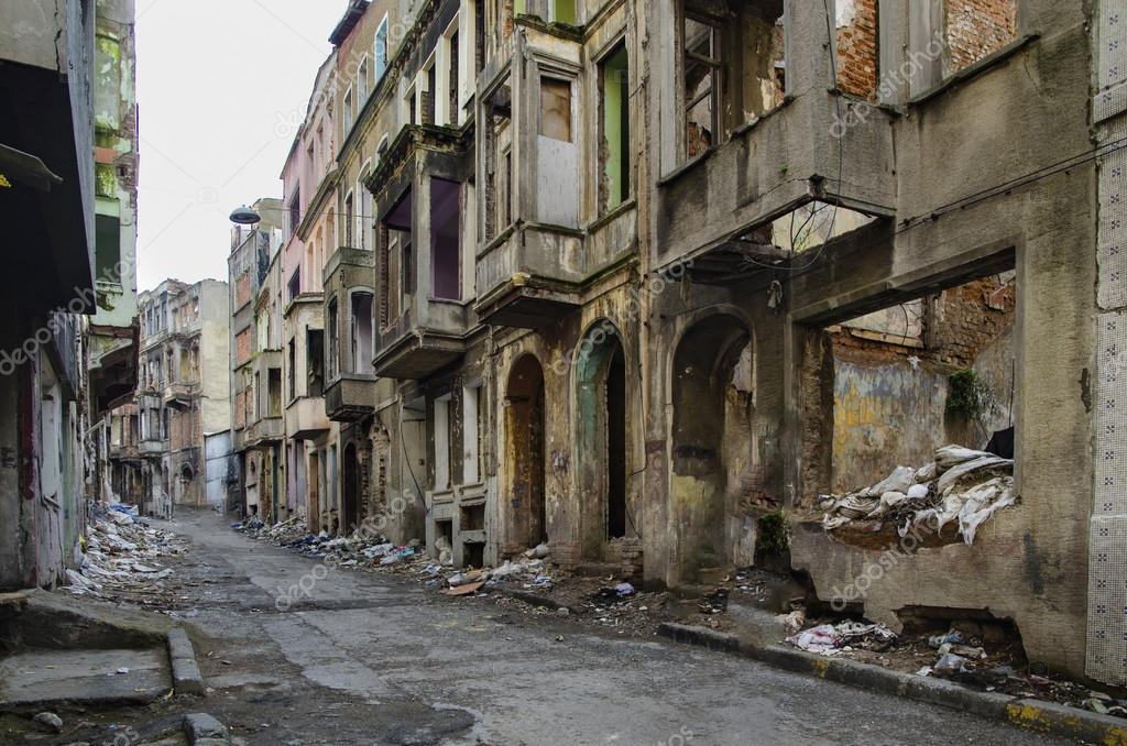Abandoned old buildings and streets in Istanbul — Stock Photo ...