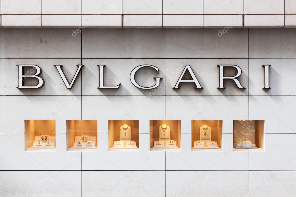 Bulgari shop with window display – Stock Editorial Photo © ymgerman ...