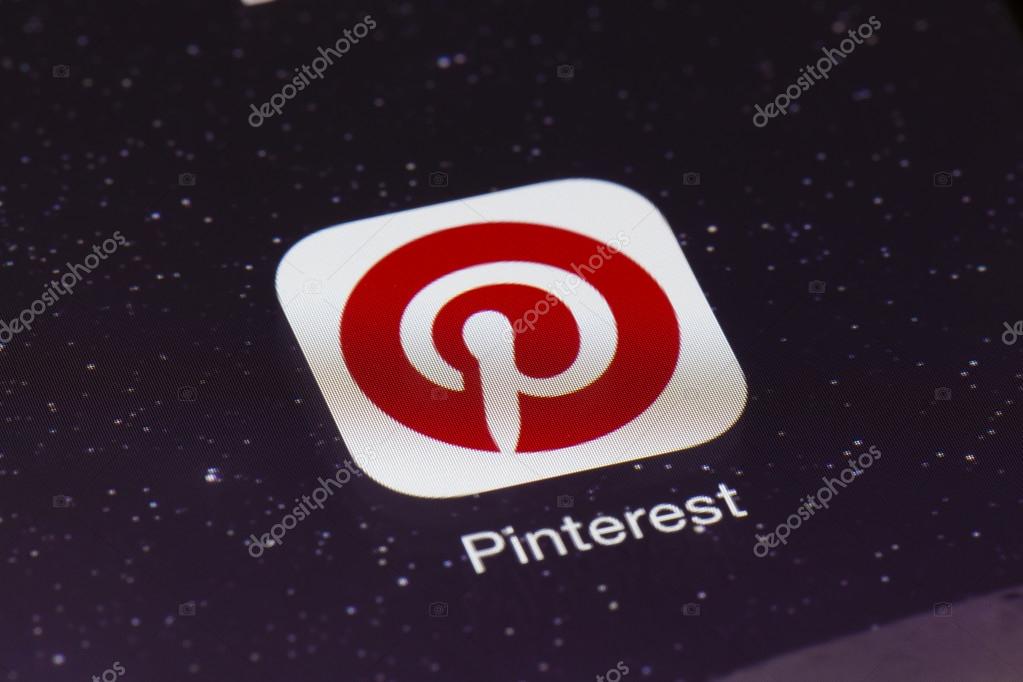 Close-up of Pinterest app on an iPad — Stock Editorial Photo © ymgerman ...