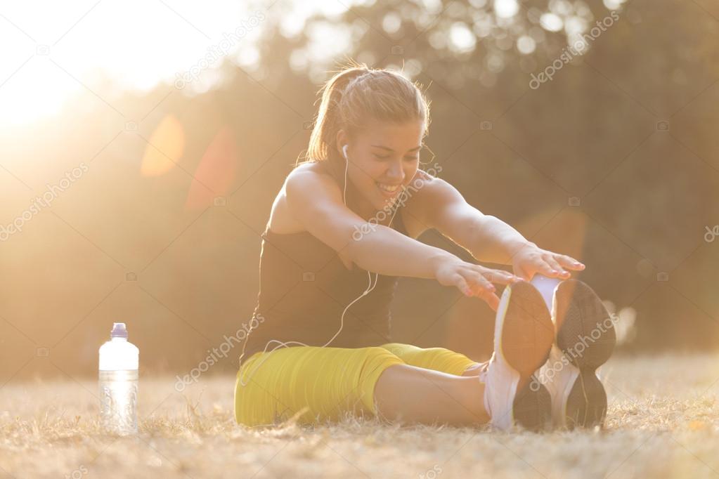 Young girl working out — Stock Photo © LukaFunduk #62109615