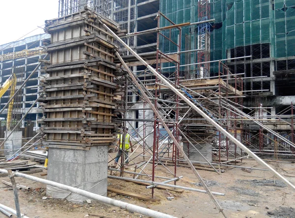 Columnas de hormigón fotos de stock, imágenes de Columnas de hormigón ...