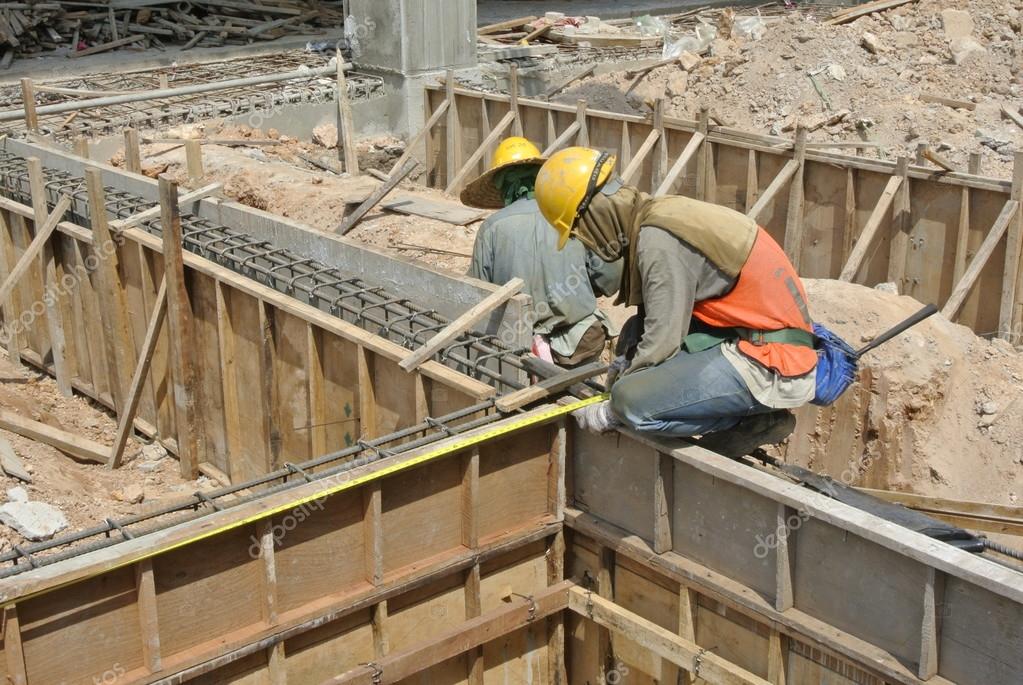 Two Construction Workers Installing Ground Beam Formwork — Stock Photo ...
