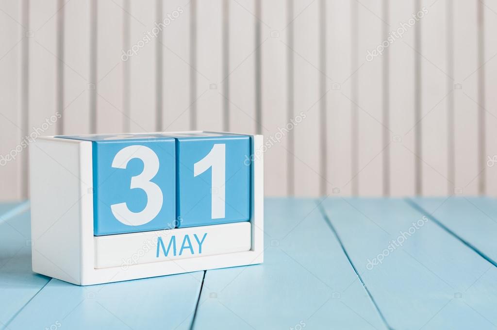 31 de mayo. Imagen de 31 de mayo calendario de color madera sobre fondo ...