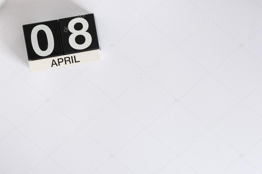 8 de abril. Imagen del 8 de abril calendario de cuenta regresiva de ...