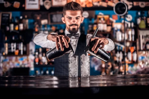 Pub barman Stock Photos, Royalty Free Pub barman Images | Depositphotos