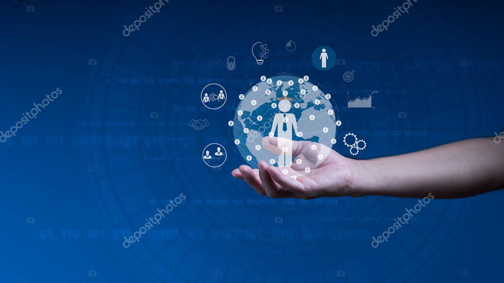 Empresario tiene un círculo de mapas del mundo y la estructura de la red de Recursos Humanos ...