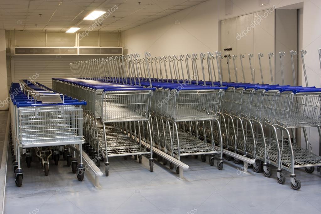 Row of the shopping carts in the supermarket Stock Photo by ©Milkos ...