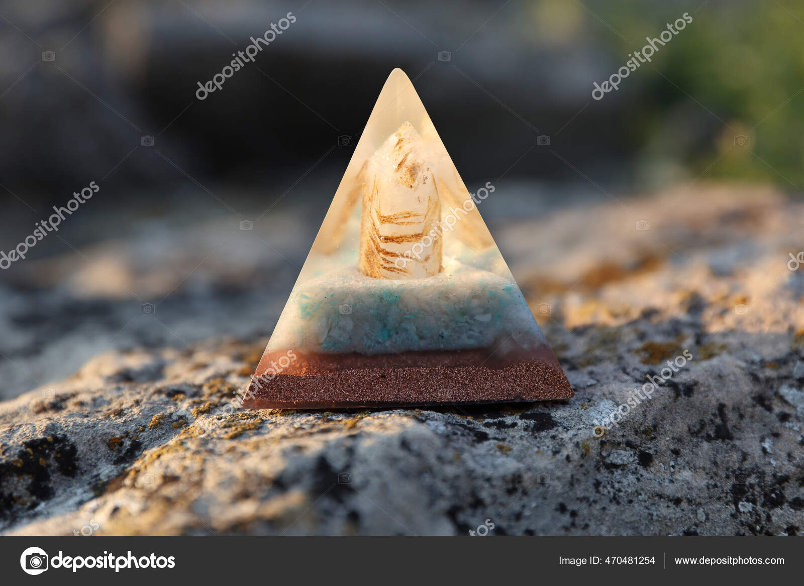 Orgone Pyramid Mountain Crystal Point Chakra Balancing Orgone Energy ...