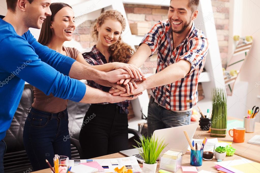 Cheerful friendly workers are ready to cooperate — Stock Photo ...