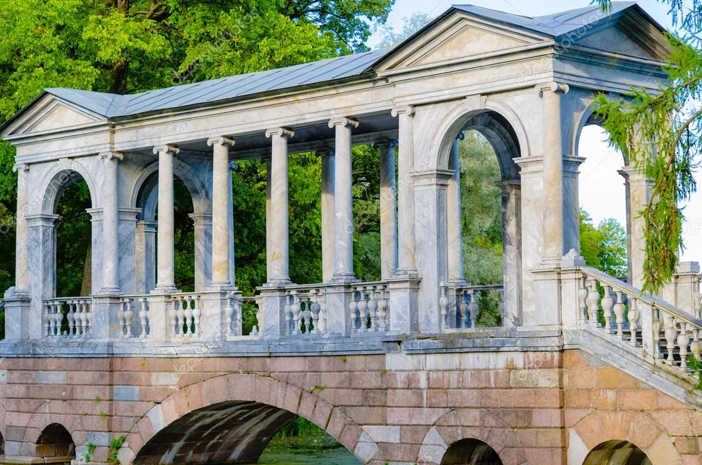 The marble bridge on a granite base in the Park of Tsarskoye Selo Stock ...
