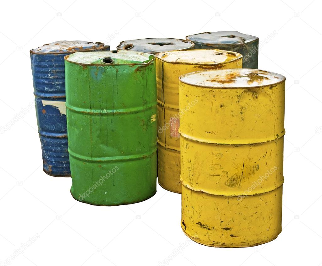 Barriles industriales aislados 2025