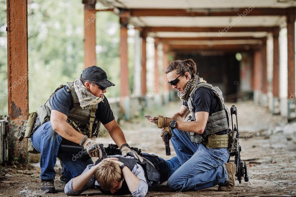 Soldiers with weapon captured journalist hostage — Stock Photo ...