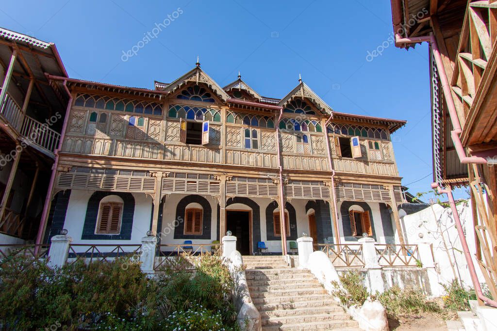 Vista exterior del Museo Arthur Rimbaud en el casco antiguo de Harar ...