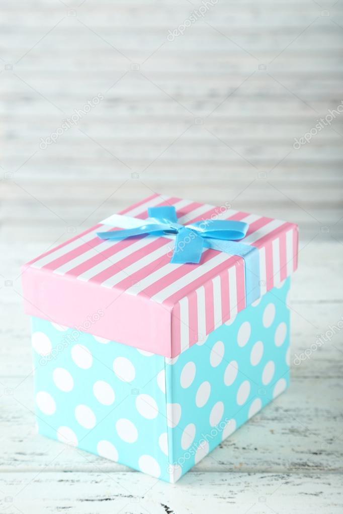 Beautiful gift box Stock Photo by ©5seconds 82910180
