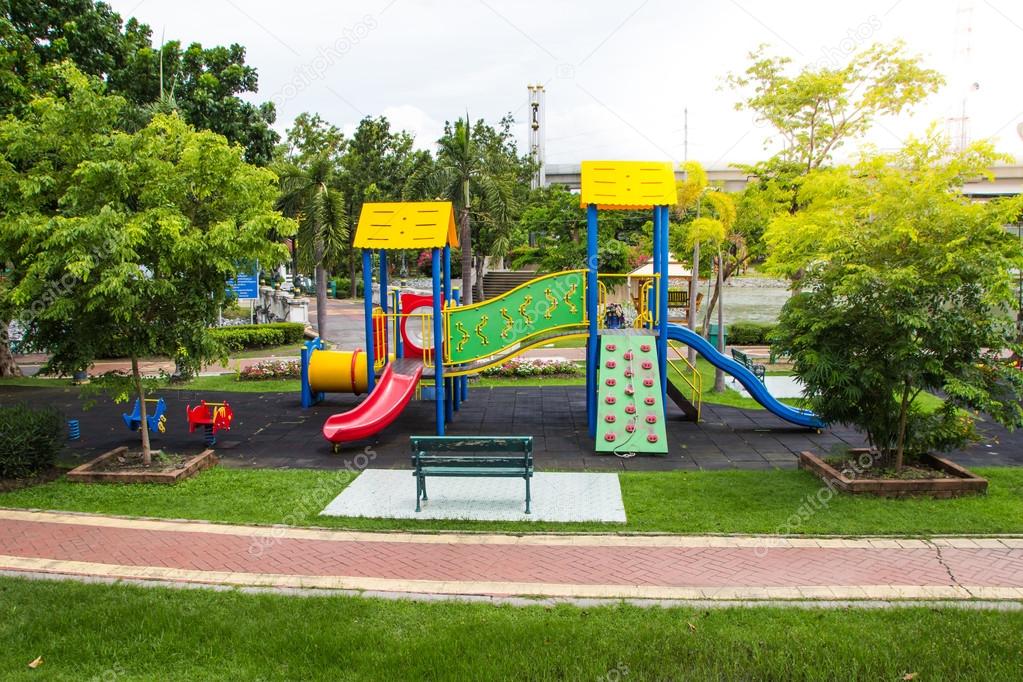 Parque infantil en parque: fotografía de stock © ratthanan20 #100855400 ...