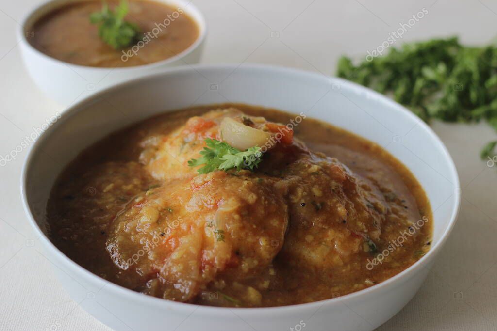 Idli Sambhar una comida india típicamente hecha en el sur de la India ...