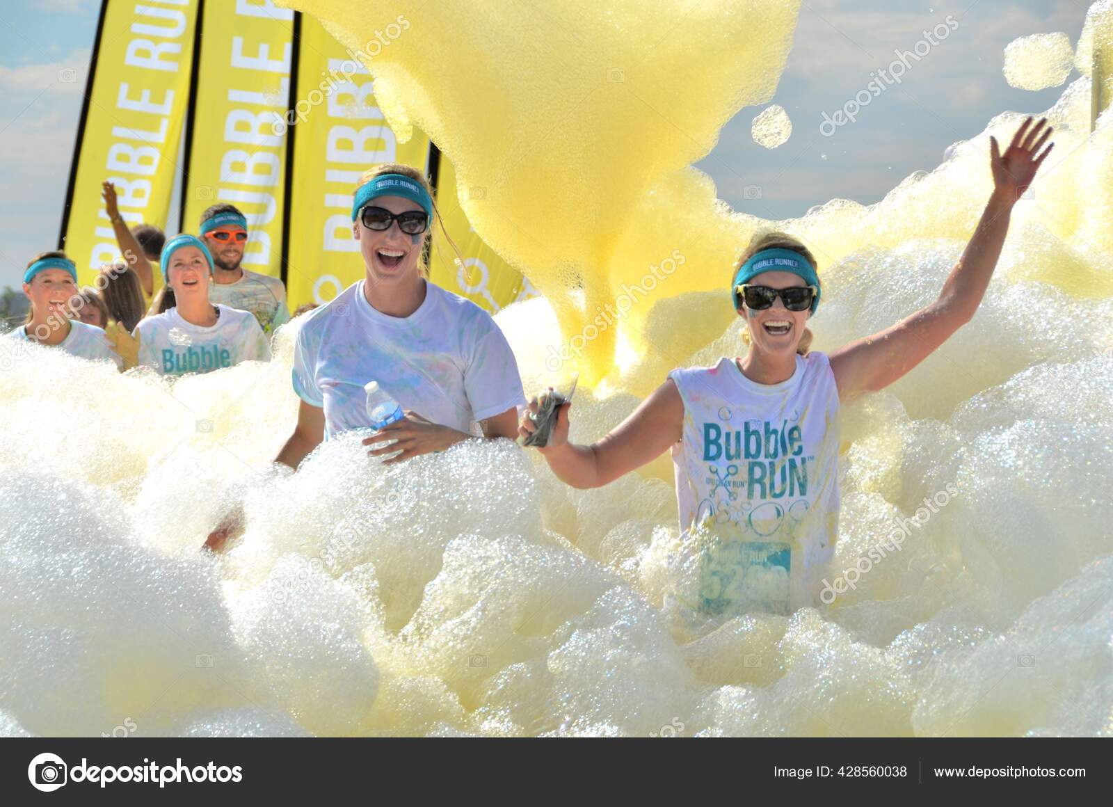 Bubble Run Original Bubble Run You Can Expect Five Kilometers – Stock ...